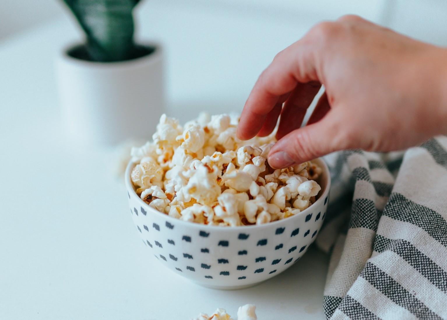 Los poderosos beneficios que no conocías de comer palomitas de maíz ...