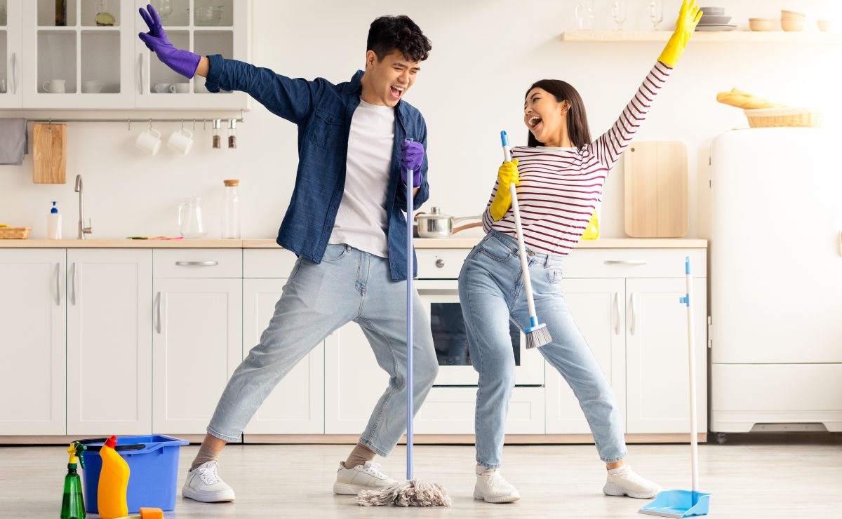 Cómo limpiar el piso de tu hogar según el material - Estar Mejor